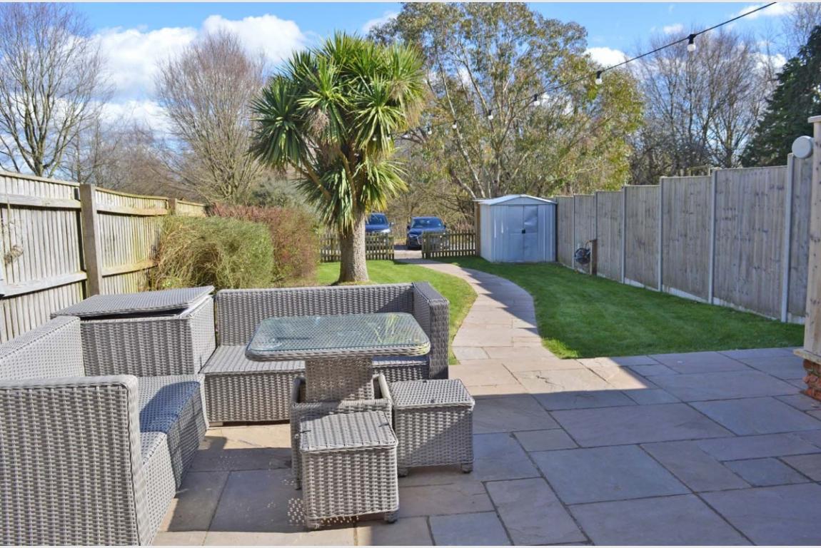 House For Sale Chapel Row Wimborne - BH21 5AL - Ref: 17646930 ...